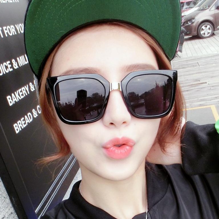 Square Mirrored Sunglasses - TopSunglasses.net
